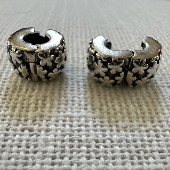 Pandora | Jewelry | Authentic Pandora Flower Charm Clips | Poshmark